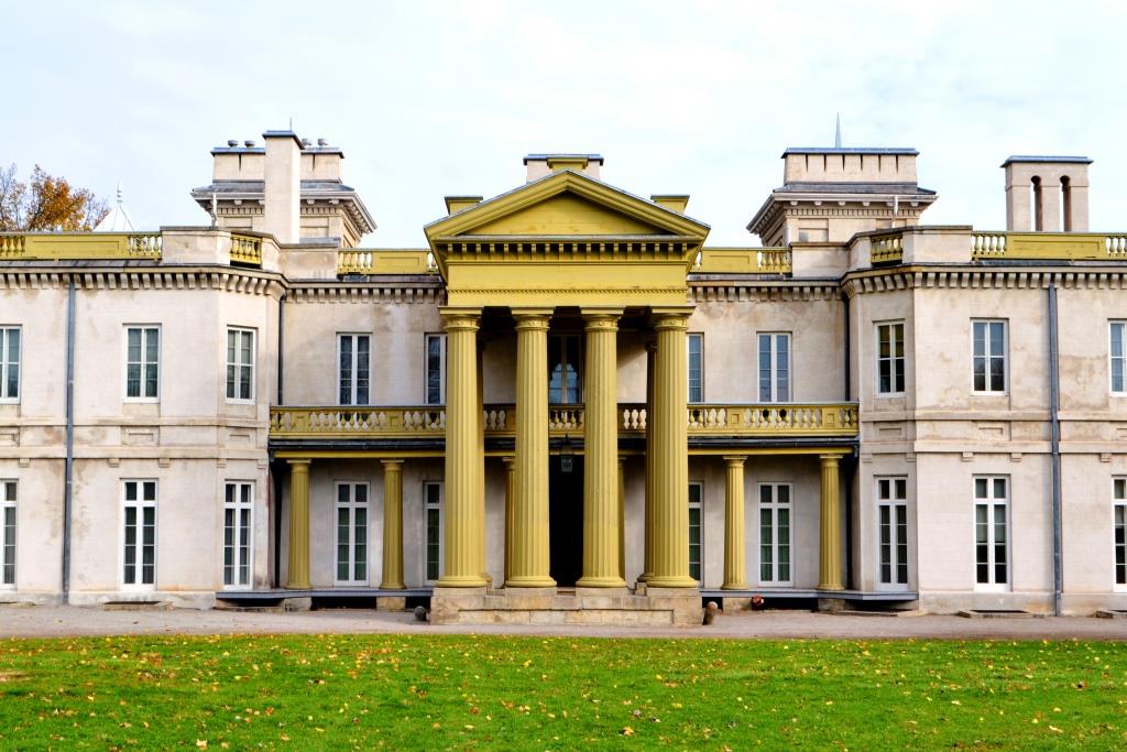 Dundurn Castle National Historic Site - Historic Places Days